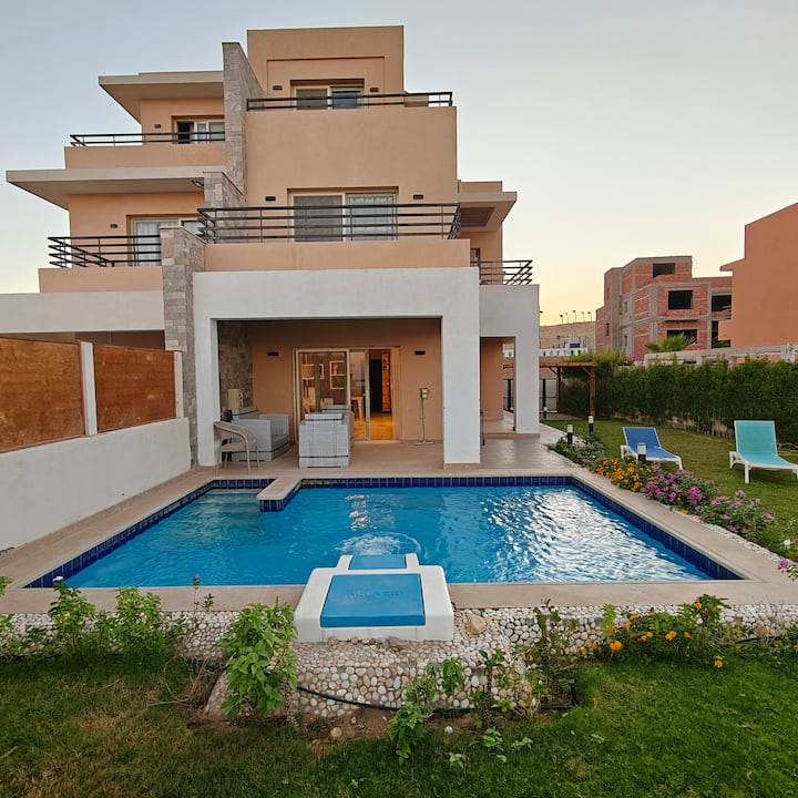 Shl | Sea‑view 4 Bedroom Villa With Private Pool - Hurghada