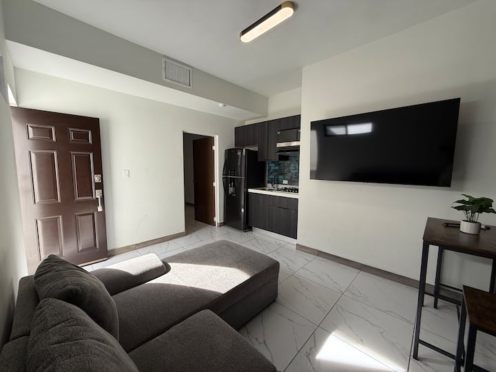 New Private Apartment 2 Min To Consulate + Kitchn - Ciudad Juárez