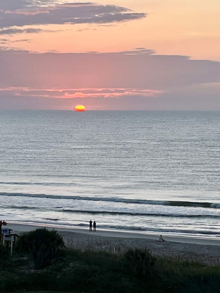 Luxe By The Sea | 5-star Beachfront Escape - Surfside Beach, SC