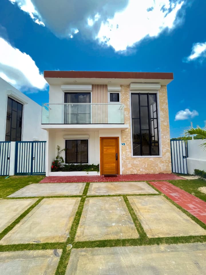 Hermosa Villa Con Piscina/bbq/ Downtown - Punta Cana
