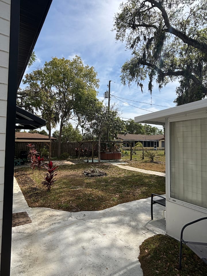 Bigtshouse - Daytona Beach, FL