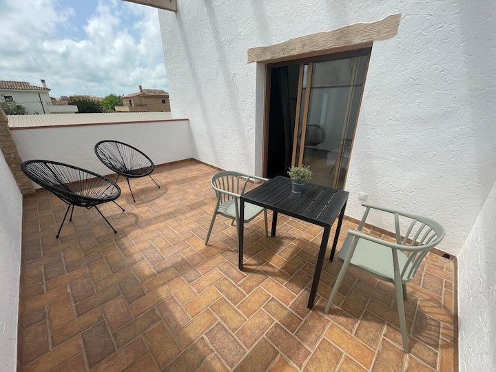 *Habitación/es Con Gran Terraza. Acceso Privado - Deltebre