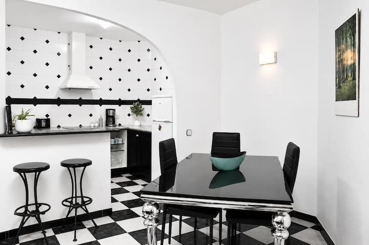 3 Bedrooms | Prime Eixample Location - Barcelona