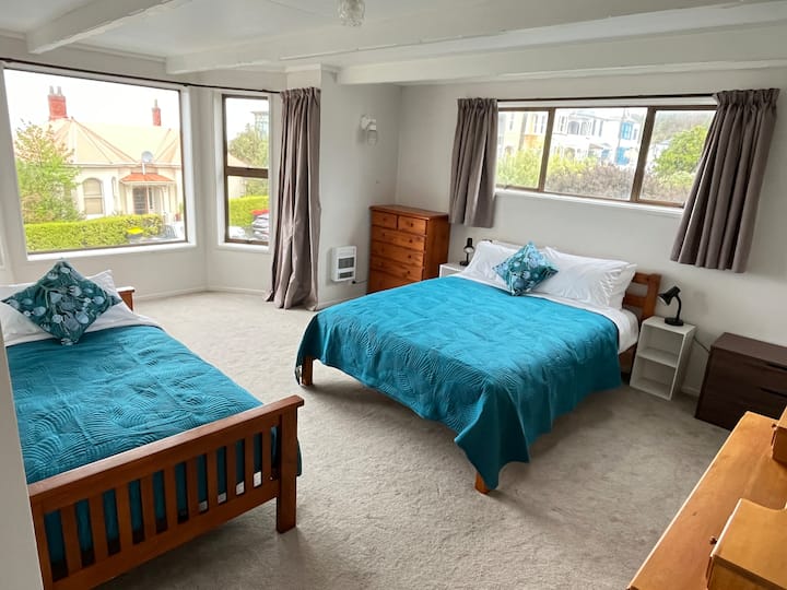 Shelby House - Spacious Townhouse Near The City - Dunedin