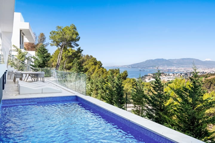 Villa Pinares De San Antón Sea,city&mountain Views - Provincia de Málaga, España