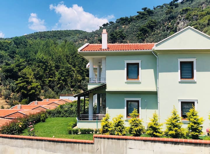 Kazdağları Deniz Manzaralı Villa - Altinoluk