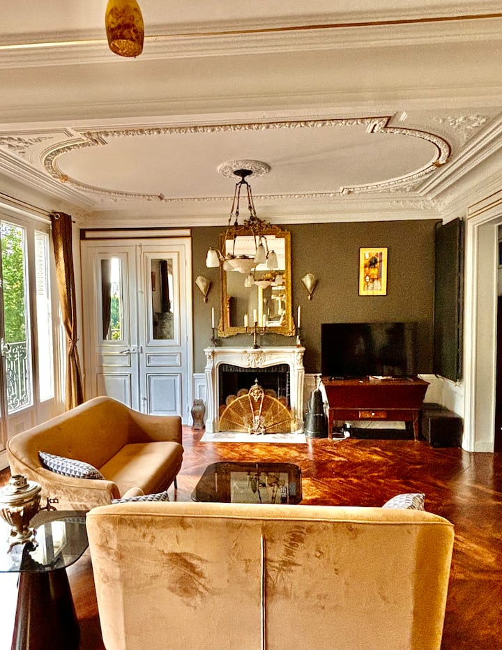 Charme, Confort Et Tradition à Côté De Montmartre - Párizs