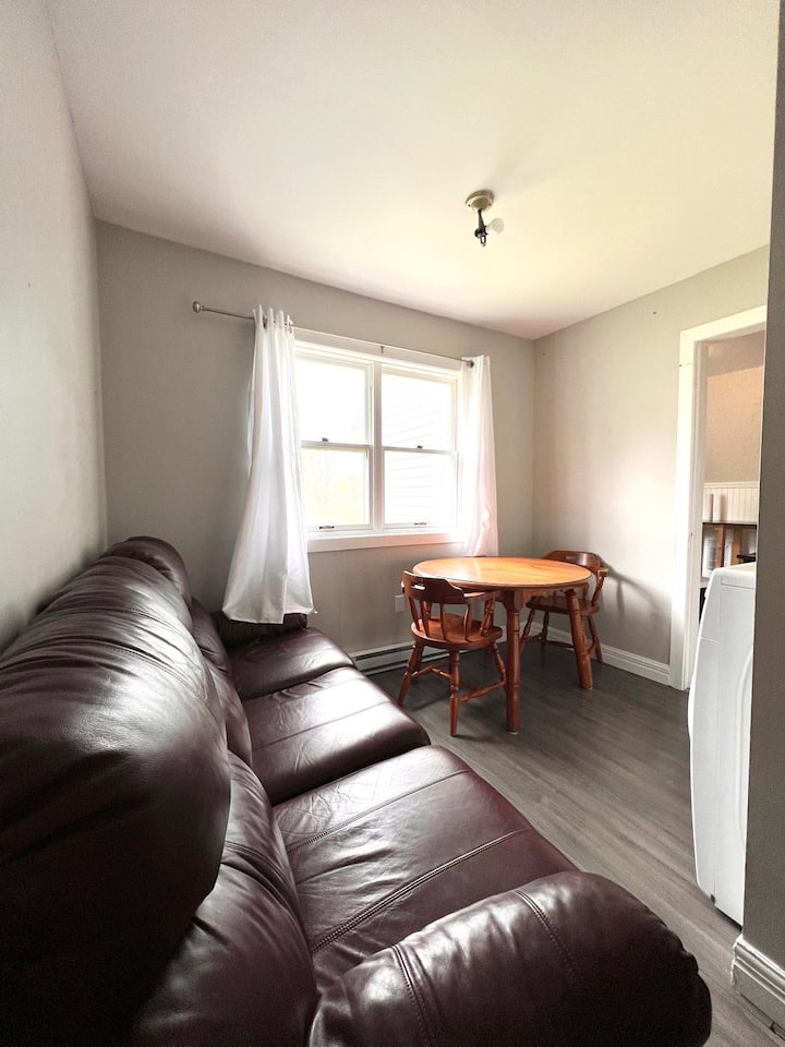 Cozy Room-e, Free Park & Laundry, Shared, Near Unb - Fredericton