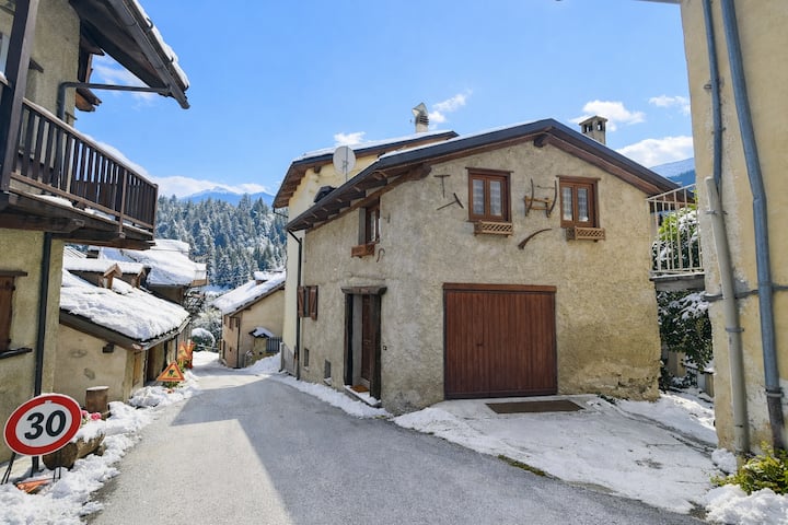 Hostdomus- La Casa Dello Gnomo - Cesana Torinese