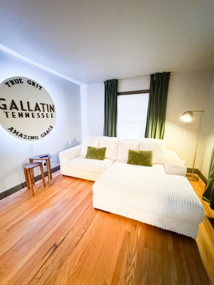 Better Than A Hotel - King / Bunkbed / Laundry - Old Hickory Lake, TN