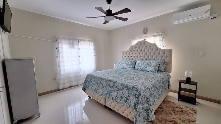 Hopeful Villa - Ocho Rios
