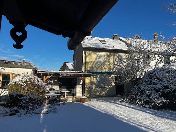 Gemütliches Haus Mit Privatem Garten - München