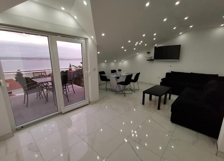 Delux Apartment 7, Heated Pool&jacuzzi - Crikvenica