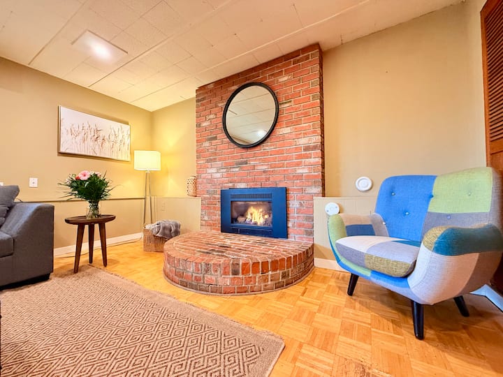 By The Lakes | King Bed + Fire Pit + Kitchen + Ac - Langford