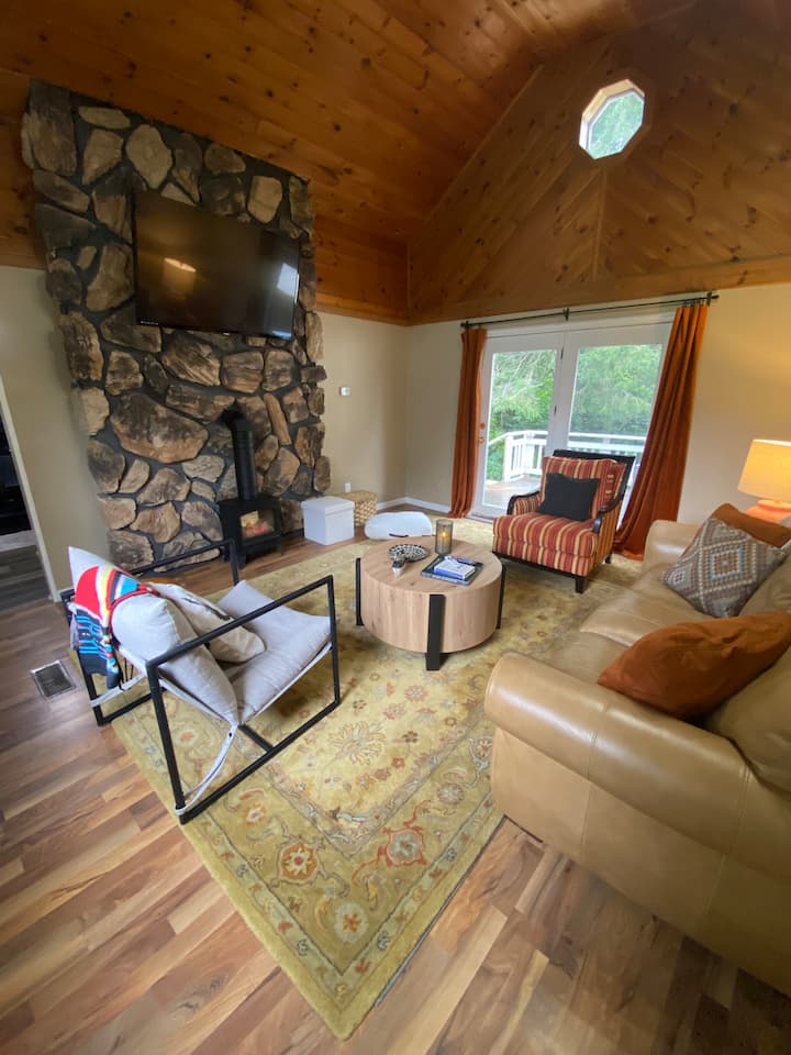 Hiawatha’s Hideaway,cozy Lodge-ski/snowmobile/abr - Ironwood, MI