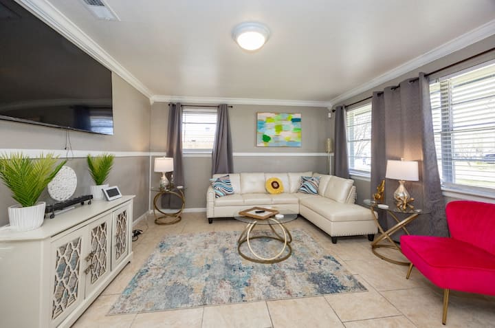 3/1.5 Home In A Quiet Cozy Neighborhood. - Baton Rouge, LA