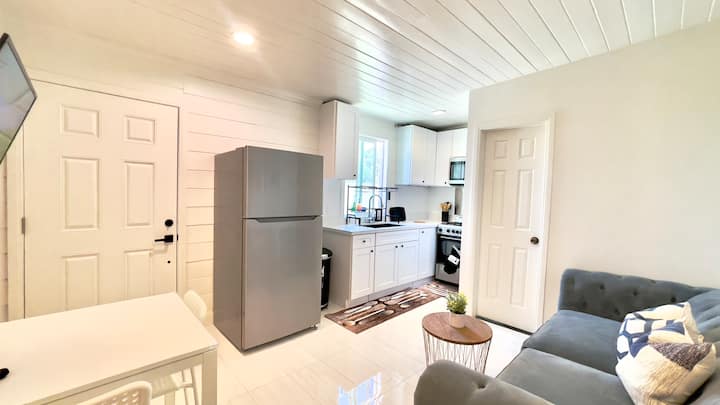 Private 1b1b | Gated Community, Parking, Kingbed - Orange County, CA