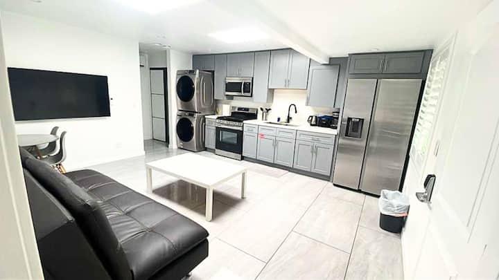 11b - 1br Cozy Nook - With Backyard - Irvine, CA