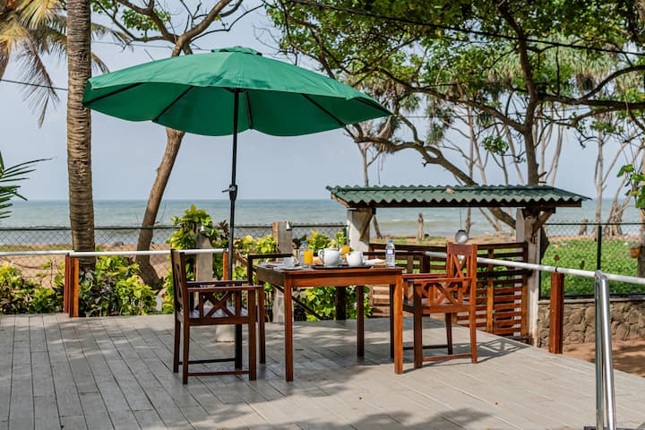 Lohas Beachfront Villa - Sri Lanka