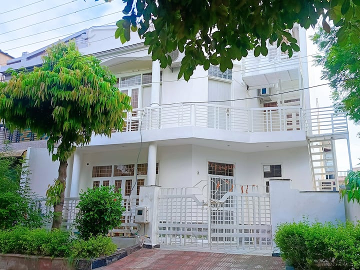 3 Bedroom #Shared Hall #Grih Delight Vrindavan - Vrindavan