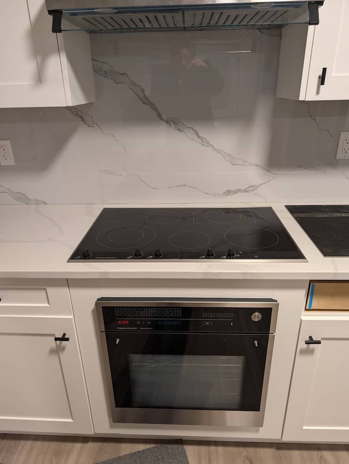 New In Central Burnaby Bcit - Burnaby