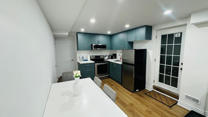 Modern Cozy Apartment - Pickering