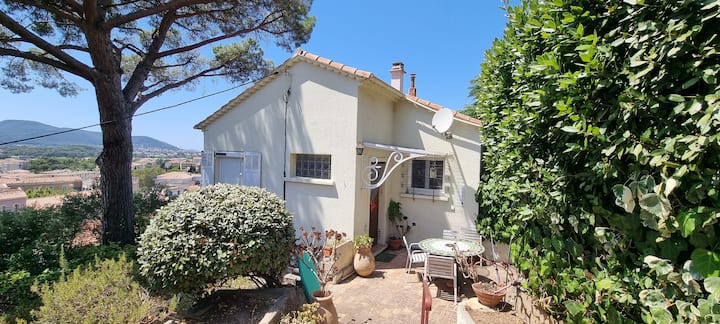 Maison Familiale - ibis Hyeres Centre