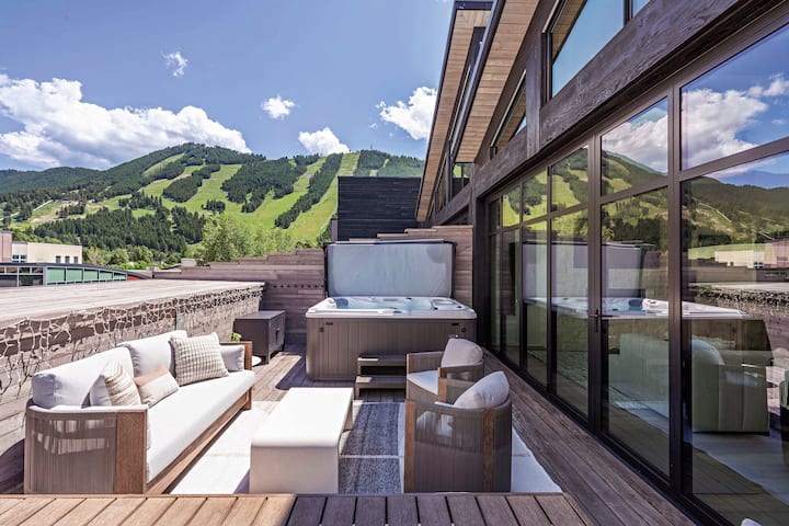 Eagle’s Rest - Top Floor 3br Luxury Residence - Jackson, WY