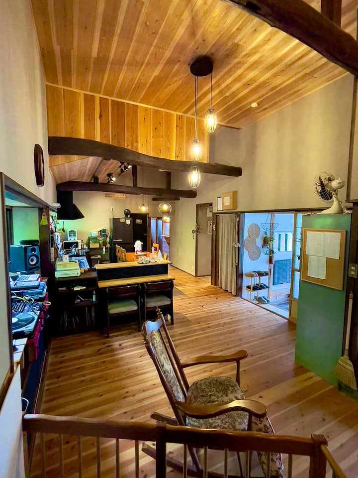 のどかな山の中で「何もしない」をしよう。[ ダブルベッド][エンパナーダ専門店併設] - Gifu