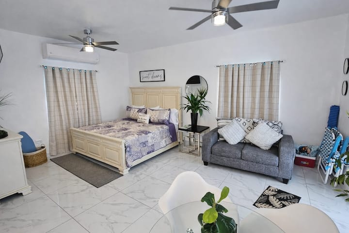 Casita Flor Maria: Sunsets, A/c & Beach Gear - Vieques