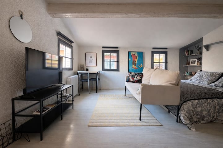 Studio Spacieux Sous Les Toits De Perpignan - Cabestany