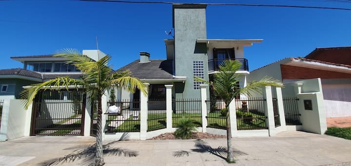 Casa De Praia Com Piscina Torres - Torres, Brazil