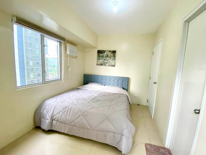 2 Bedroom Unit Right In It Park Cebu - Cebu