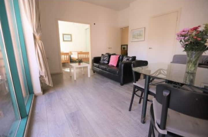 2 Bed Central With Balcony - Dublin