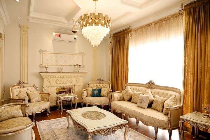 Spanish Villa/5 Bhk/raya Golf Course & Cinema 2kms - Lahore