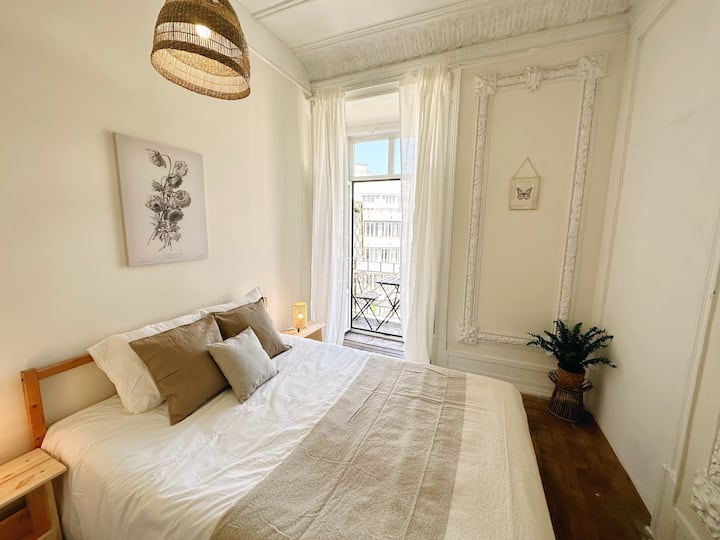 Cozy Room With Balcony In Center - Lisboa