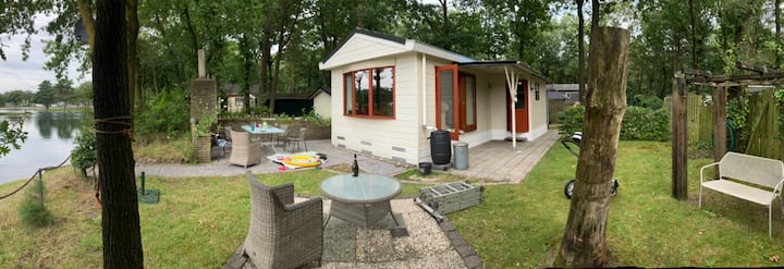 Boshuisje Aan Het Meer - Uden