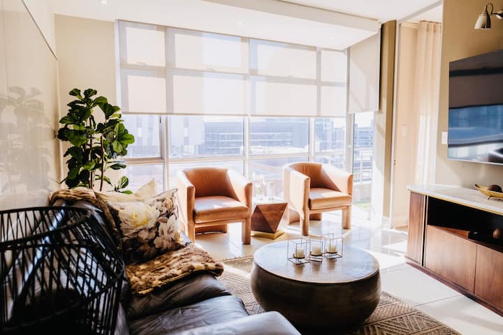 Comfy Exclusive Apartment - Sandton