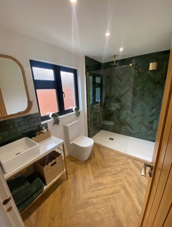 One Bed Detached Bungalow Annex-off Street Parking - 布羅德斯泰爾