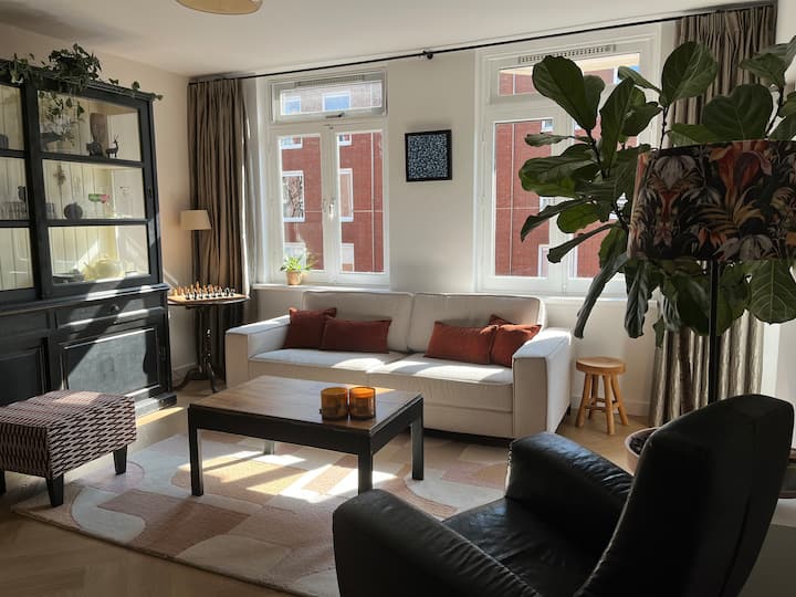 Modernly Renovated Apartment - Amsterdam