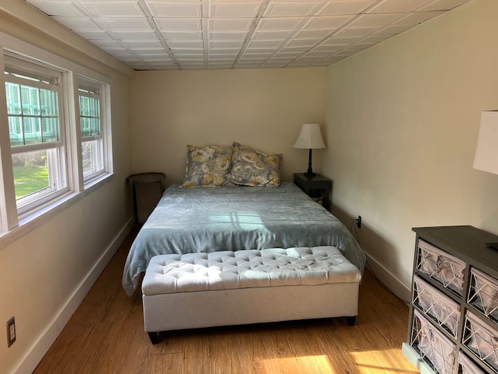 The Hampstead Room W/comfy Queen - Salem, NH
