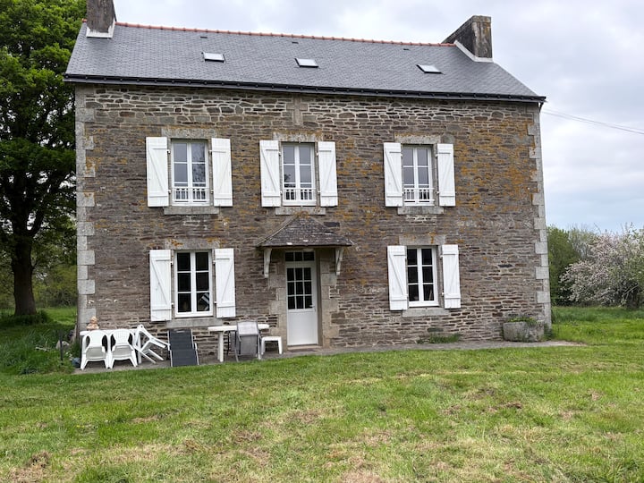 Grande Maison De Campagne 
Proche De Carhaix - Les Vieilles Charrues