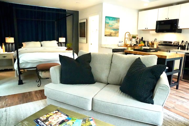 "Peace Of Portland" - Wine Country, Newberg/dundee - Dundee, OR