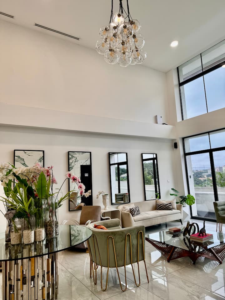 9th Floor Views|fast Wifi, 10mins From Every Need. - Ghana