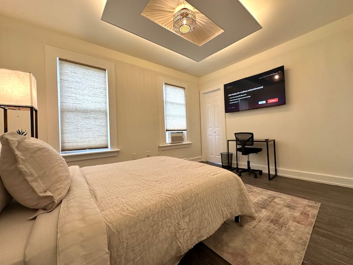 Room By Yale Bowl, Universities & Hospital (3) - New Haven, CT