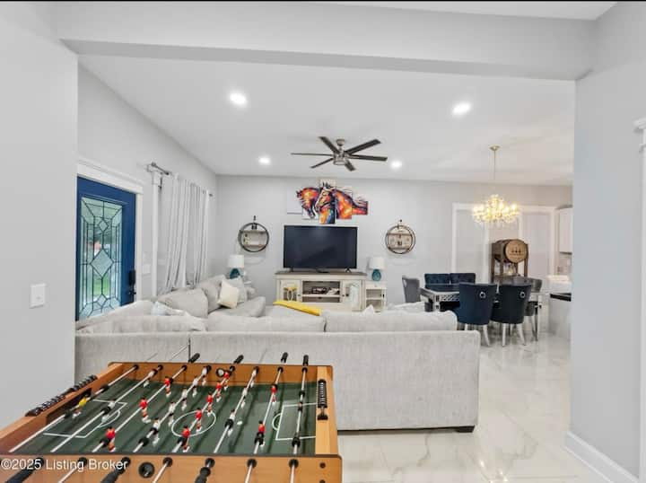 Heart Of Ky Home! Ideal Location - Louisville, KY