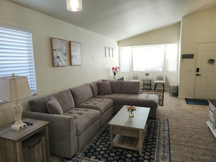 Charming Home In Rita Ranch - Tucson, AZ