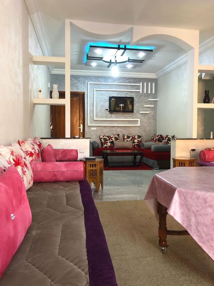 A/c Family Apartment Steps Away From Everything - Marrakesh