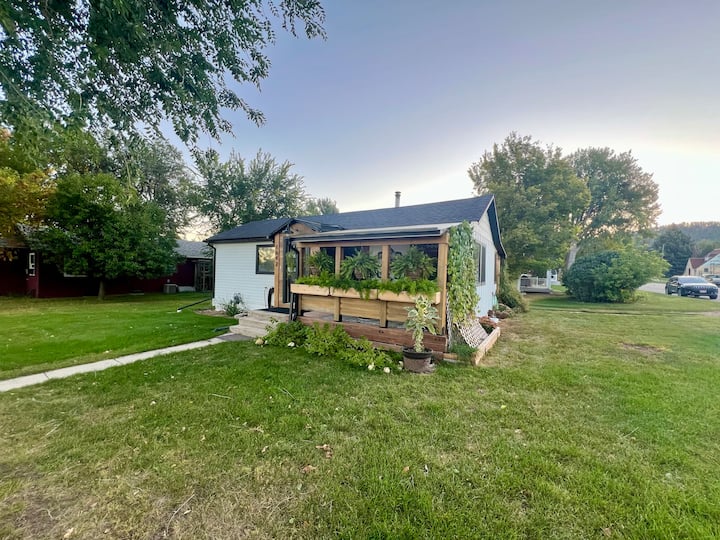 Peaceful Downtown Sturgis Rally Retreat W/ Sauna - Sturgis, SD