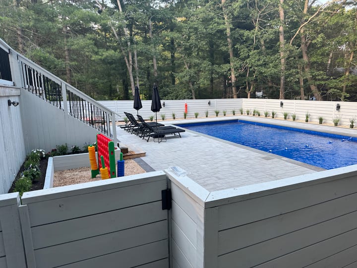 Retro Modern East Hampton Hideaway - The Hamptons, NY